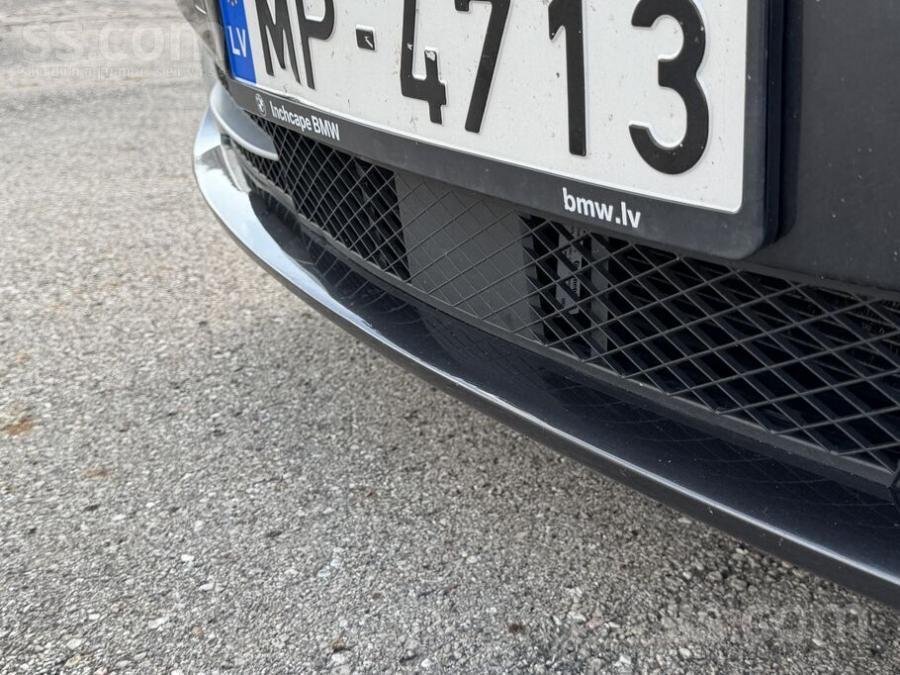 Black BMW 520 2013 in Riga, with an engine capacity of 2.00 L and mileage of 224 thousand km for 9400 €, photo 3 on AUTOMOTO.COM.LV