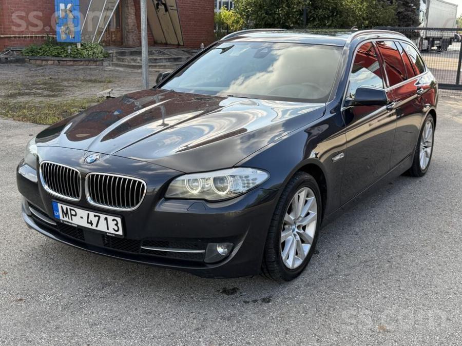 Black BMW 520 2013 in Riga, with an engine capacity of 2.00 L and mileage of 224 thousand km for 9400 €, photo 6 on AUTOMOTO.COM.LV