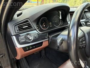 Black BMW 520 2013 in Riga, with an engine capacity of 2.00 L and mileage of 224 thousand km for 9400 €, photo 9 on AUTOMOTO.COM.LV