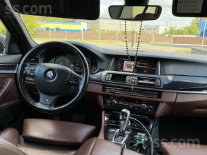 Black BMW 520 2013 in Riga, with an engine capacity of 2.00 L and mileage of 224 thousand km for 9400 €, photo 10 on AUTOMOTO.COM.LV