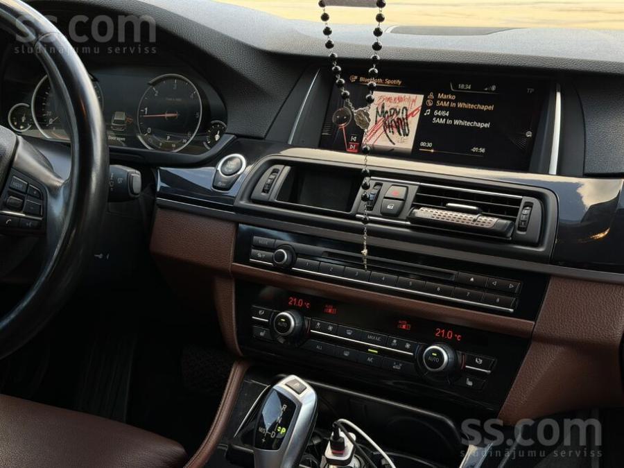 Black BMW 520 2013 in Riga, with an engine capacity of 2.00 L and mileage of 224 thousand km for 9400 €, photo 11 on AUTOMOTO.COM.LV