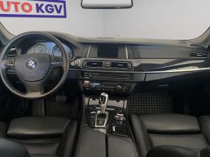 Black BMW 520 2013 in Kaunas, with an engine capacity of 2.00 L and mileage of 306 thousand km for 9999 €, photo 13 on AUTOMOTO.COM.LV