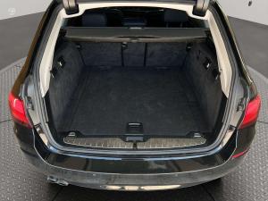 Black BMW 520 2013 in Kaunas, with an engine capacity of 2.00 L and mileage of 306 thousand km for 9999 €, photo 11 on AUTOMOTO.COM.LV
