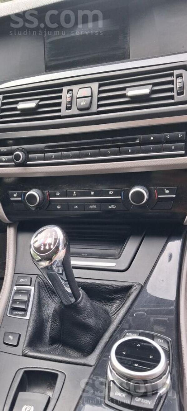 Black BMW 520 2013 in Riga, with an engine capacity of 2.00 L and mileage of 0 thousand km for 4800 €, photo 8 on AUTOMOTO.COM.LV