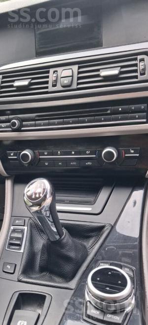 Melns BMW 520 2013 Rīga, ar dzinēja tilpumu 2.00 L un nobraukumu 0 tūkst. km par 4800 €, foto 9 vietnē AUTOMOTO.COM.LV