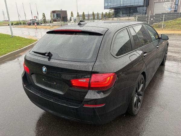 Black BMW 520 2013 in Kaunas, with an engine capacity of 2.00 L and mileage of 304 thousand km for 7390 €, photo 11 on AUTOMOTO.COM.LV