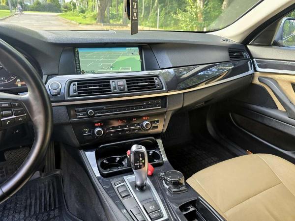 Black BMW 520 2013 in Radviliskis, with an engine capacity of 2.00 L and mileage of 362 thousand km for 6400 €, photo 8 on AUTOMOTO.COM.LV