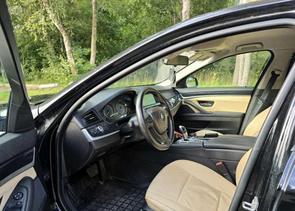 Black BMW 520 2013 in Radviliskis, with an engine capacity of 2.00 L and mileage of 362 thousand km for 6400 €, photo 9 on AUTOMOTO.COM.LV
