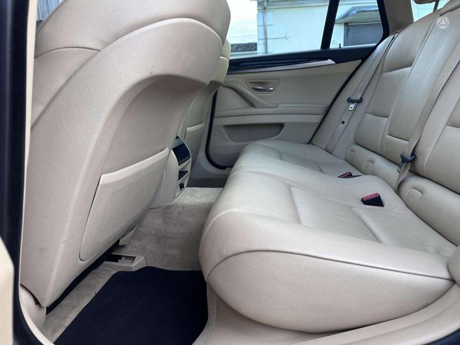 Melns BMW 520 2013 Kaišiadorys, ar dzinēja tilpumu 2.00 L un nobraukumu 276 tūkst. km par 7650 €, foto 19 vietnē AUTOMOTO.COM.LV