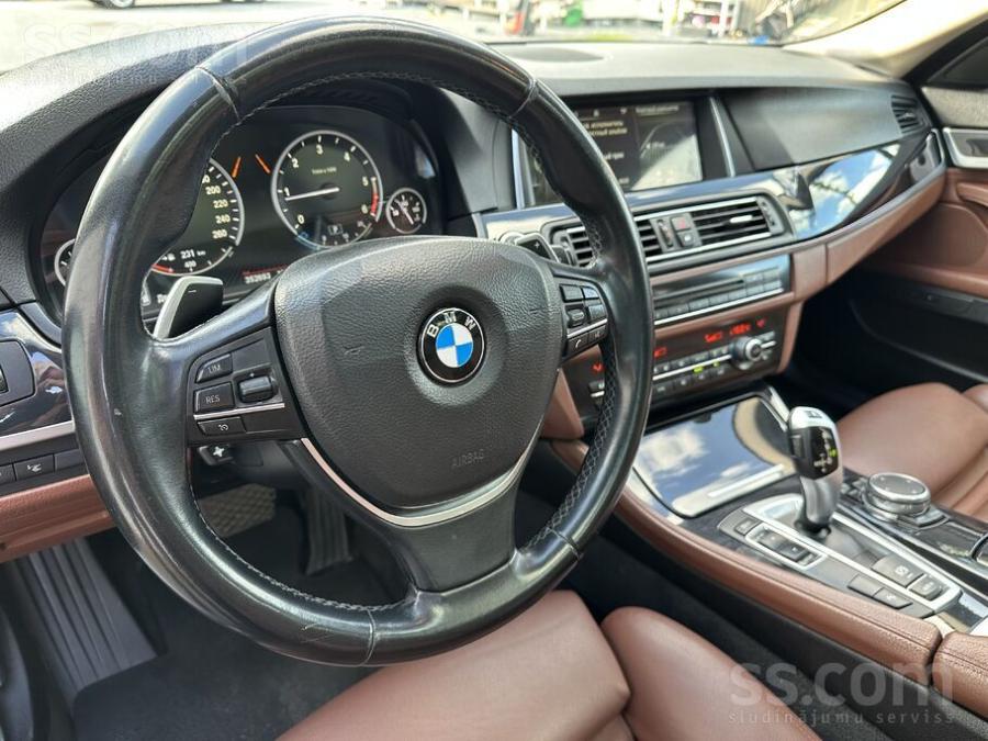 Black BMW 520 2014 in Riga, with an engine capacity of 2.00 L and mileage of 352 thousand km for 10000 €, photo 15 on AUTOMOTO.COM.LV