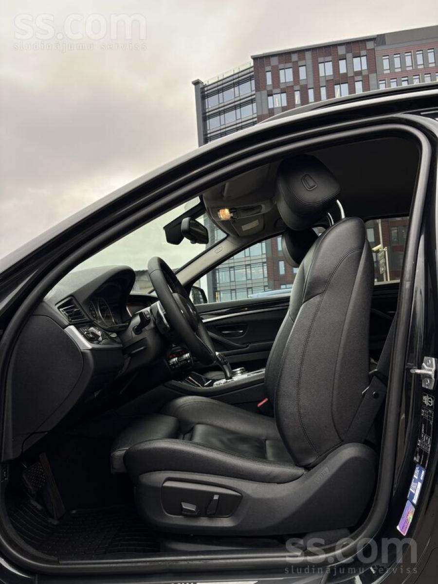Black BMW 520 2014 in Riga, with an engine capacity of 2.00 L and mileage of 250 thousand km for 11800 €, photo 11 on AUTOMOTO.COM.LV