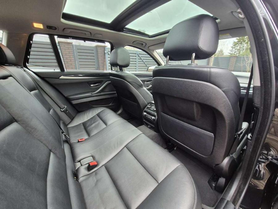 Black BMW 520 2014 in Kaunas, with an engine capacity of 2.00 L and mileage of 337 thousand km for 10500 €, photo 12 on AUTOMOTO.COM.LV