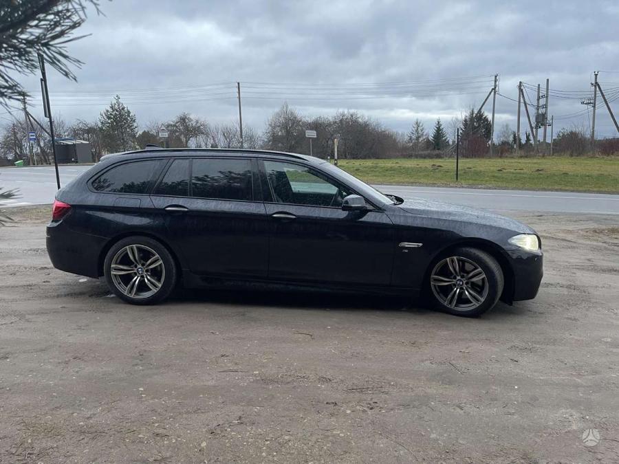 Black BMW 520 2014 in Vilnius, with an engine capacity of 2.00 L and mileage of 352 thousand km for 11500 €, photo 7 on AUTOMOTO.COM.LV