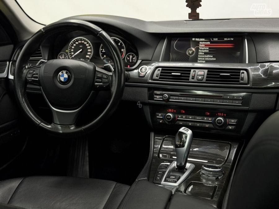 Black BMW 520 2014 in Avizieniai, with an engine capacity of 2.00 L and mileage of 324 thousand km for 10650 €, photo 17 on AUTOMOTO.COM.LV
