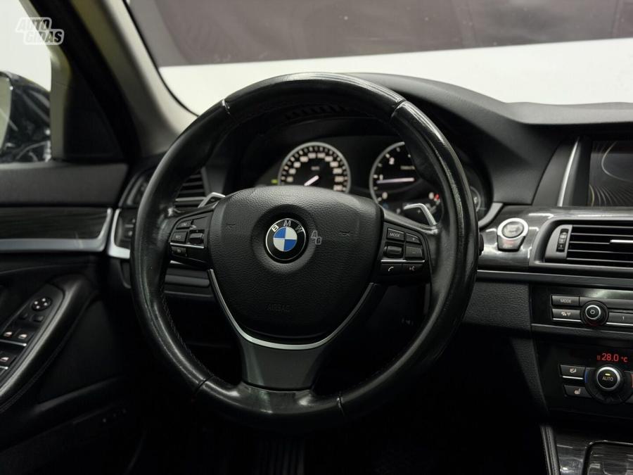 Black BMW 520 2014 in Avizieniai, with an engine capacity of 2.00 L and mileage of 324 thousand km for 10650 €, photo 18 on AUTOMOTO.COM.LV