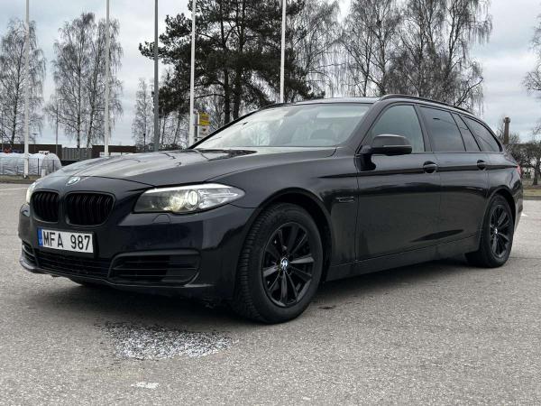 Black BMW 520 2014 in Utena, with an engine capacity of 2.00 L and mileage of 260 thousand km for 9500 €, photo 4 on AUTOMOTO.COM.LV