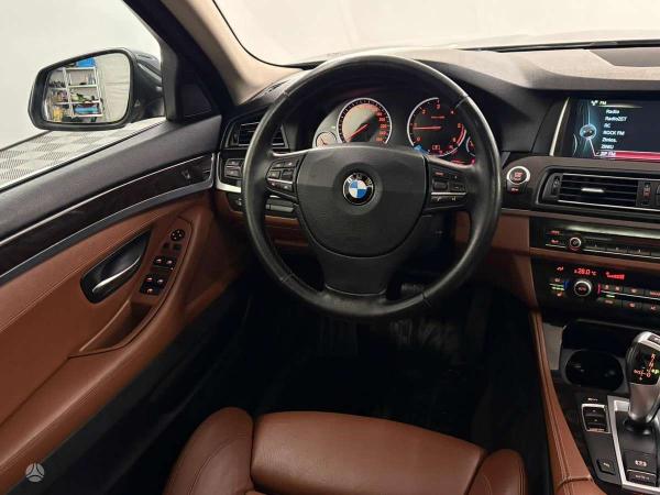 Melns BMW 520 2014 Marijampole, ar dzinēja tilpumu 2.00 L un nobraukumu 290 tūkst. km par 12450 €, foto 10 vietnē AUTOMOTO.COM.LV