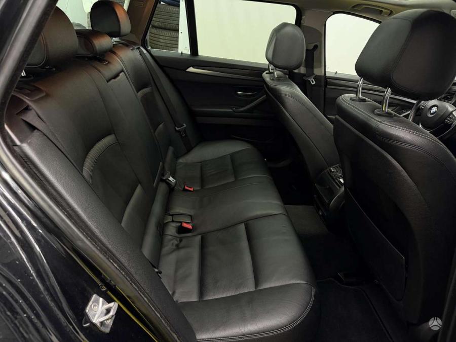 Black BMW 520 2014 in Vilnius, with an engine capacity of 2.00 L and mileage of 324 thousand km for 10650 €, photo 14 on AUTOMOTO.COM.LV