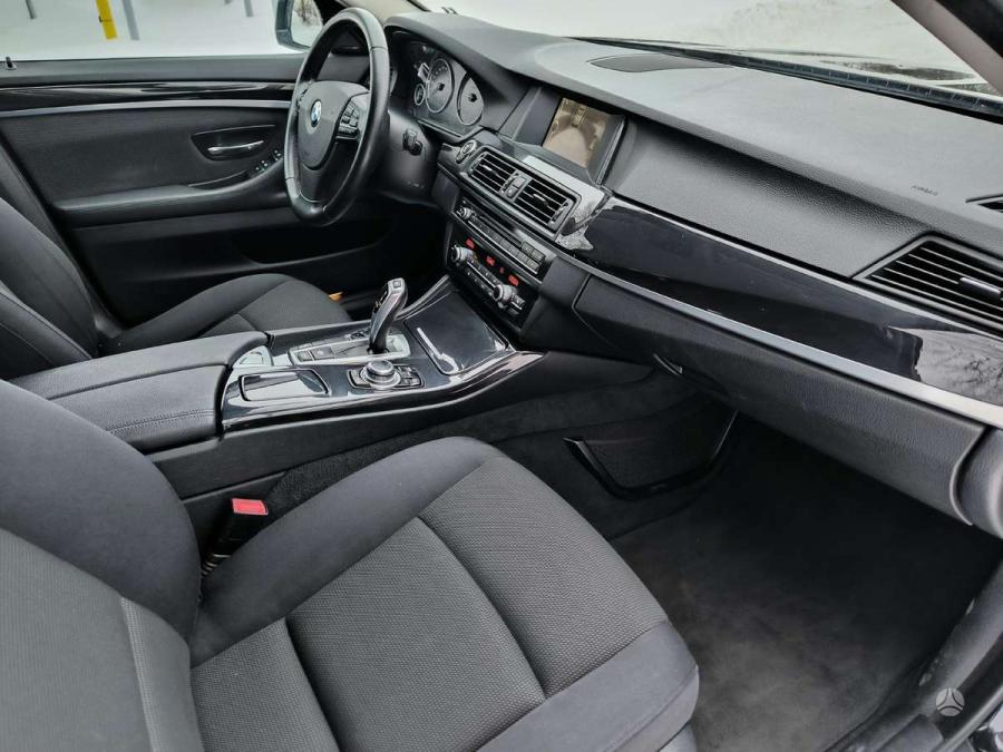 Melns BMW 520 2014 Trakai, ar dzinēja tilpumu 2.00 L un nobraukumu 344 tūkst. km par 6999 €, foto 13 vietnē AUTOMOTO.COM.LV