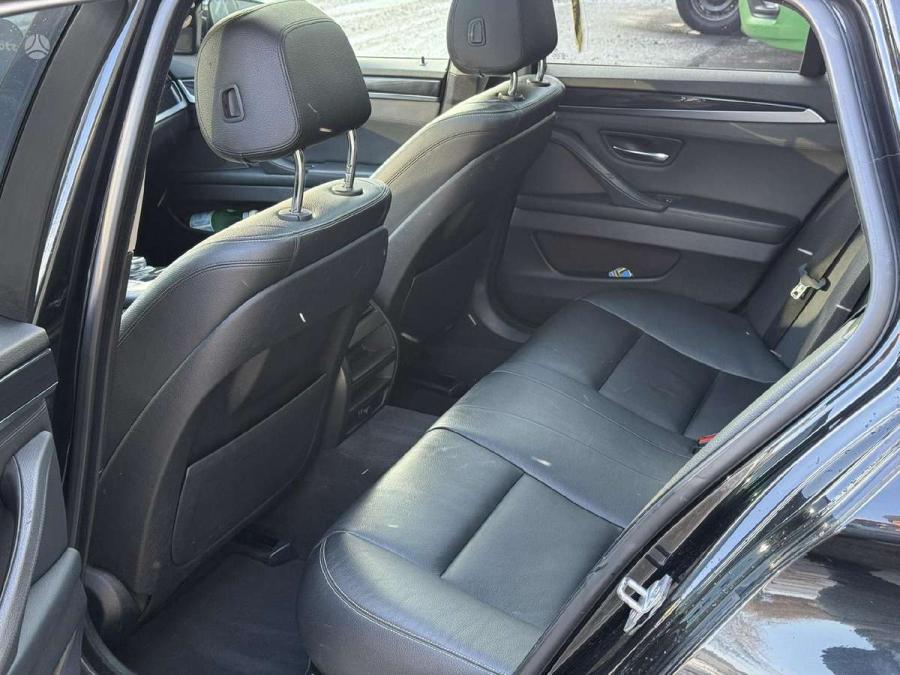 Black BMW 520 2014 in Vilnius, with an engine capacity of 2.00 L and mileage of 254 thousand km for 9950 €, photo 11 on AUTOMOTO.COM.LV