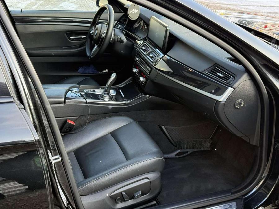 Black BMW 520 2014 in Vilnius, with an engine capacity of 2.00 L and mileage of 254 thousand km for 9950 €, photo 13 on AUTOMOTO.COM.LV