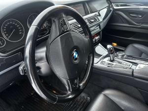 Black BMW 520 2014 in Utena, with an engine capacity of 2.00 L and mileage of 262 thousand km for 9500 €, photo 13 on AUTOMOTO.COM.LV