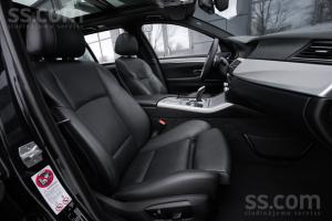 Black BMW 520 2014 in Dobele, with an engine capacity of 2.00 L and mileage of 257 thousand km for 12850 €, photo 13 on AUTOMOTO.COM.LV