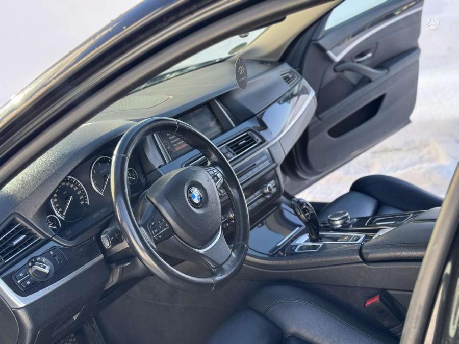 Black BMW 520 2014 in Vilnius, with an engine capacity of 2.00 L and mileage of 246 thousand km for 10500 €, photo 11 on AUTOMOTO.COM.LV