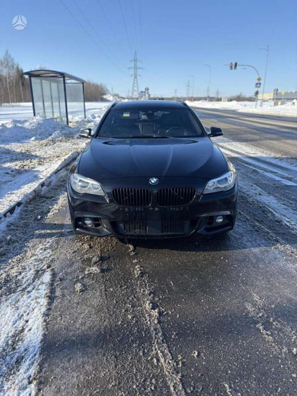 Black BMW 520 2014 in Panevezys, with an engine capacity of 2.00 L and mileage of 235 thousand km for 12000 €, photo 4 on AUTOMOTO.COM.LV