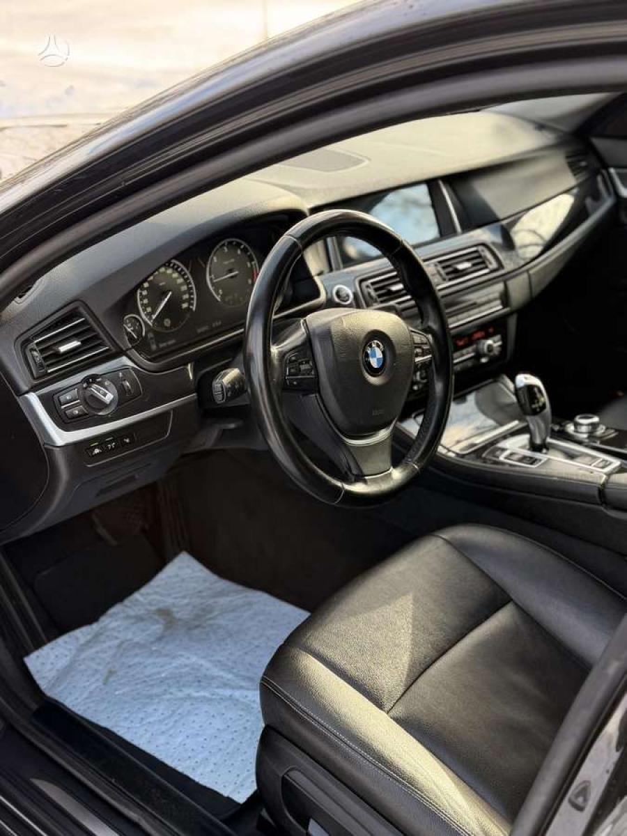 Melns BMW 520 2014 Vilkaviškis, ar dzinēja tilpumu 2.00 L un nobraukumu 243 tūkst. km par 10900 €, foto 10 vietnē AUTOMOTO.COM.LV