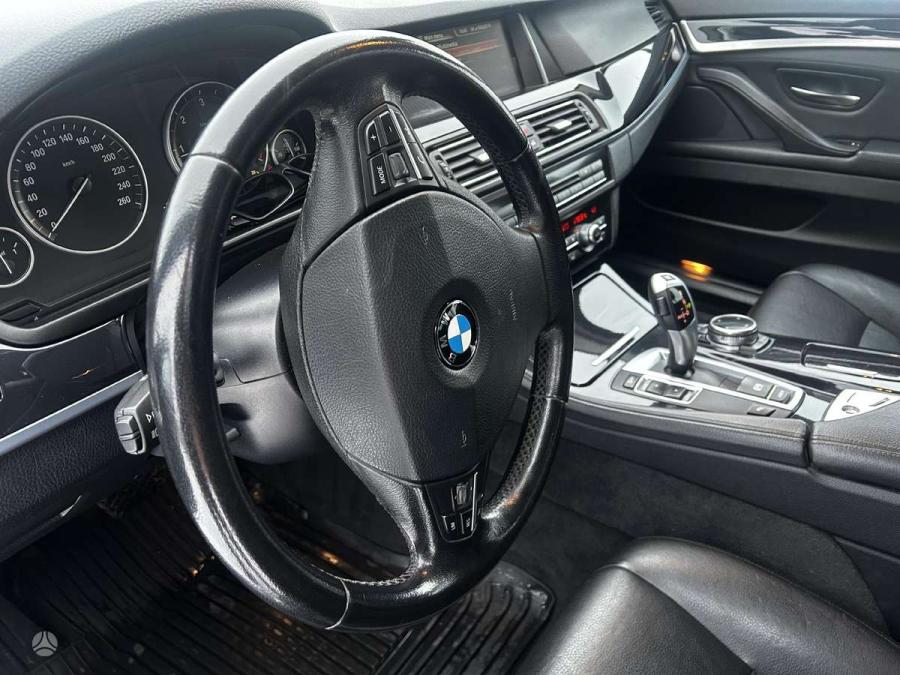Black BMW 520 2014 in Utena, with an engine capacity of 2.00 L and mileage of 265 thousand km for 9200 €, photo 20 on AUTOMOTO.COM.LV
