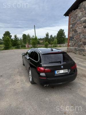 Black BMW 520 2014 in Valmiera, with an engine capacity of 2.00 L and mileage of 219 thousand km for 12300 €, photo 4 on AUTOMOTO.COM.LV