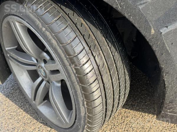 Black BMW 520 2014 in Riga, with an engine capacity of 2.00 L and mileage of 287 thousand km for 12500 €, photo 6 on AUTOMOTO.COM.LV