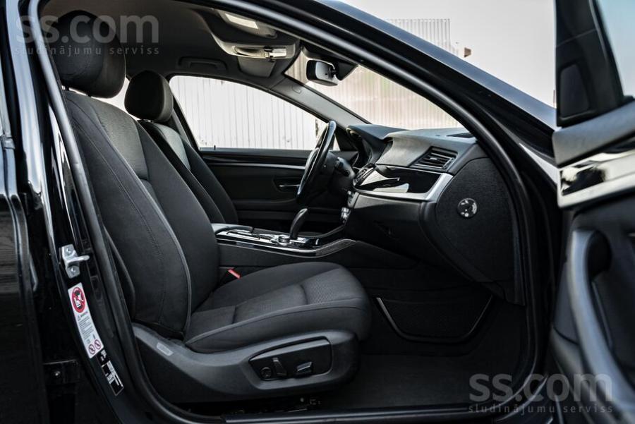 Black BMW 520 2014 in Riga, with an engine capacity of 2.00 L and mileage of 290 thousand km for 9750 €, photo 11 on AUTOMOTO.COM.LV