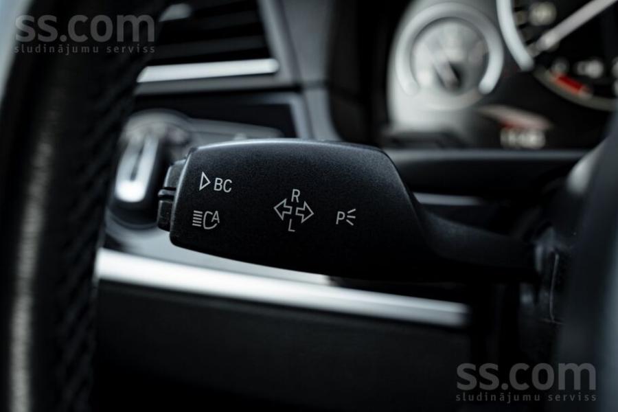 Black BMW 520 2014 in Riga, with an engine capacity of 2.00 L and mileage of 290 thousand km for 9750 €, photo 17 on AUTOMOTO.COM.LV