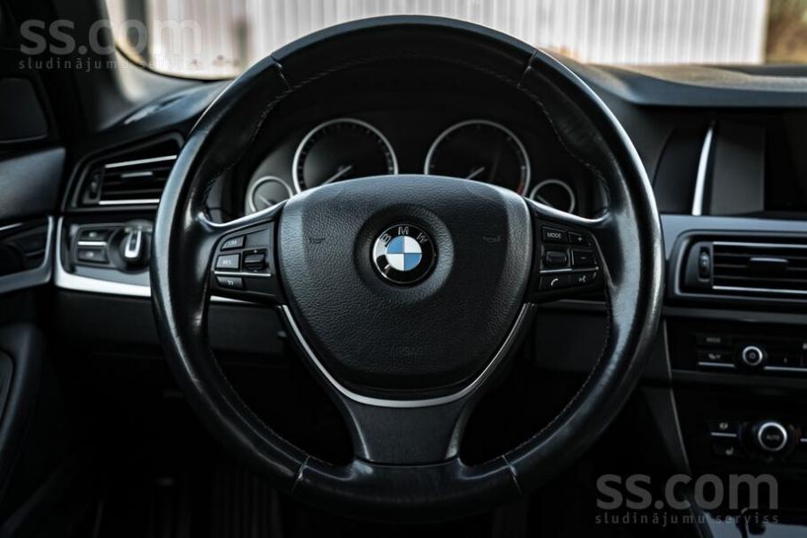 Black BMW 520 2014 in Riga, with an engine capacity of 2.00 L and mileage of 290 thousand km for 9750 €, photo 19 on AUTOMOTO.COM.LV