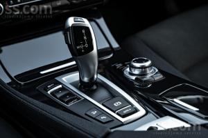 Black BMW 520 2014 in Riga, with an engine capacity of 2.00 L and mileage of 290 thousand km for 9750 €, photo 22 on AUTOMOTO.COM.LV
