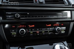 Black BMW 520 2014 in Riga, with an engine capacity of 2.00 L and mileage of 290 thousand km for 9750 €, photo 23 on AUTOMOTO.COM.LV
