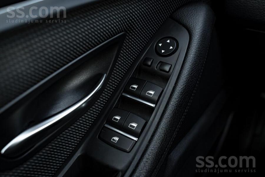 Black BMW 520 2014 in Riga, with an engine capacity of 2.00 L and mileage of 290 thousand km for 9750 €, photo 29 on AUTOMOTO.COM.LV