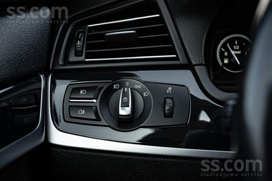 Black BMW 520 2014 in Riga, with an engine capacity of 2.00 L and mileage of 290 thousand km for 9750 €, photo 30 on AUTOMOTO.COM.LV