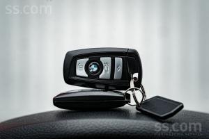 Black BMW 520 2014 in Riga, with an engine capacity of 2.00 L and mileage of 290 thousand km for 9750 €, photo 31 on AUTOMOTO.COM.LV