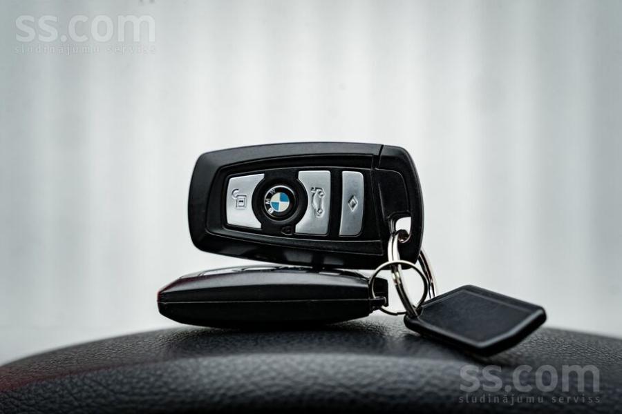 Black BMW 520 2014 in Riga, with an engine capacity of 2.00 L and mileage of 290 thousand km for 9750 €, photo 31 on AUTOMOTO.COM.LV