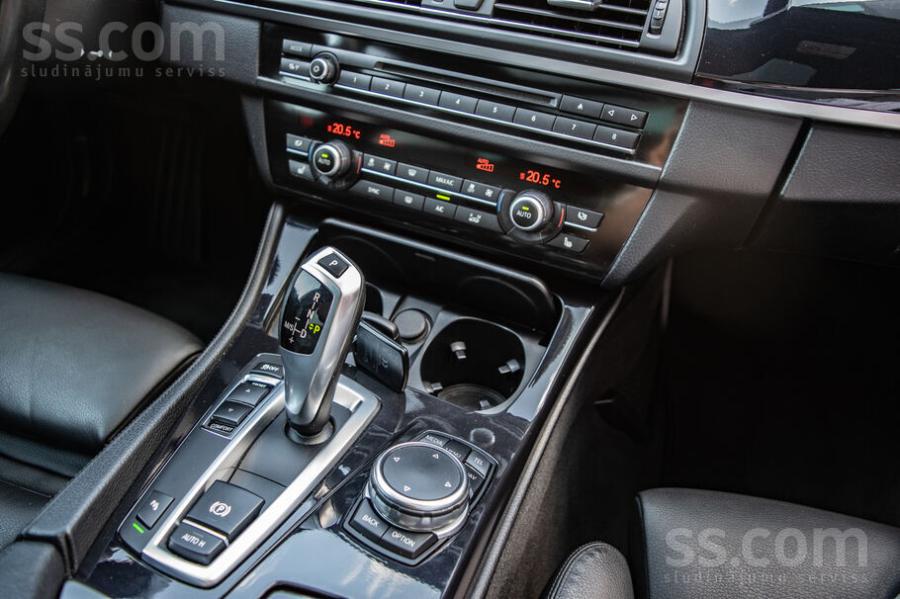 Melns BMW 520 2014 Tukums, ar dzinēja tilpumu 2.00 L un nobraukumu 260 tūkst. km par 13490 €, foto 29 vietnē AUTOMOTO.COM.LV