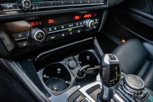 Melns BMW 520 2014 Tukums, ar dzinēja tilpumu 2.00 L un nobraukumu 260 tūkst. km par 13490 €, foto 33 vietnē AUTOMOTO.COM.LV