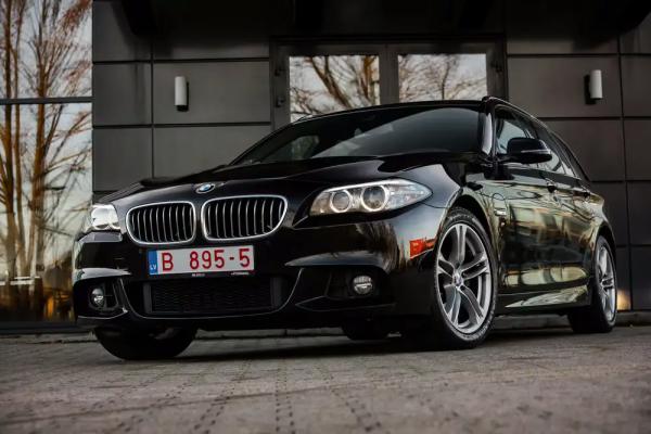 Black BMW 520 2014 in Jelgava, with an engine capacity of 2.00 L and mileage of 225 thousand km for 13950 €, photo 3 on AUTOMOTO.COM.LV