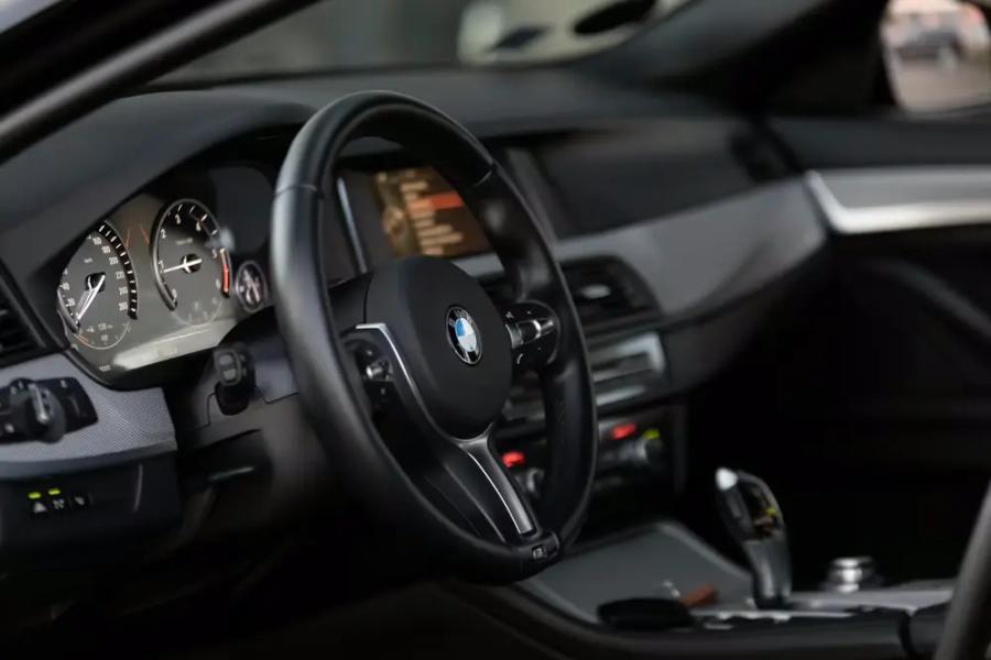 Melns BMW 520 2014 Jelgava, ar dzinēja tilpumu 2.00 L un nobraukumu 225 tūkst. km par 13950 €, foto 11 vietnē AUTOMOTO.COM.LV