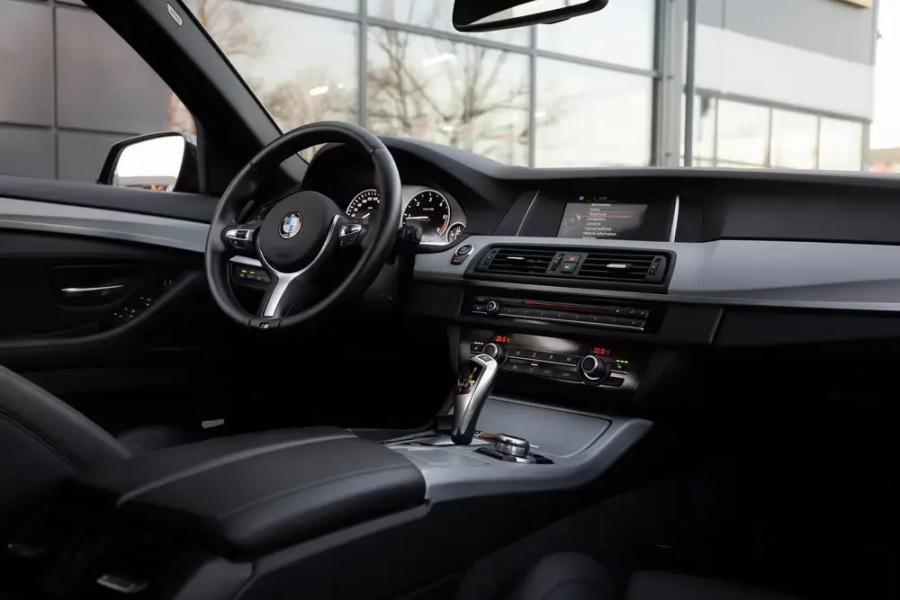 Melns BMW 520 2014 Jelgava, ar dzinēja tilpumu 2.00 L un nobraukumu 225 tūkst. km par 13950 €, foto 16 vietnē AUTOMOTO.COM.LV