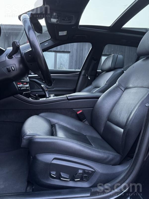 Melns BMW 520 2014 Liepāja, ar dzinēja tilpumu 2.00 L un nobraukumu 257 tūkst. km par 9995 €, foto 5 vietnē AUTOMOTO.COM.LV