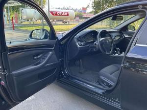 Black BMW 520 2014 in Siauliai, with an engine capacity of 2.00 L and mileage of 265 thousand km for 8400 €, photo 12 on AUTOMOTO.COM.LV