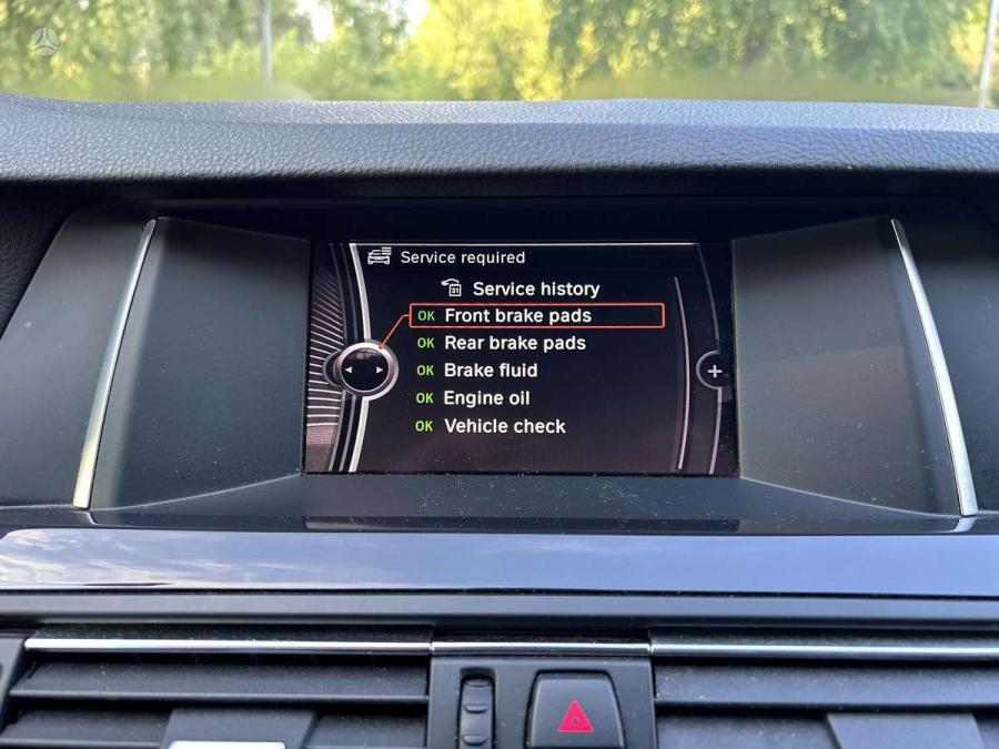 Black BMW 520 2014 in Siauliai, with an engine capacity of 2.00 L and mileage of 265 thousand km for 8400 €, photo 21 on AUTOMOTO.COM.LV